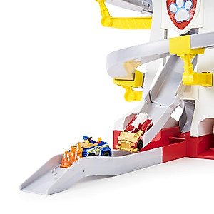 Paw Patrol, True Metal Adventure Bay Rescue Way Toy Playset with 2 Exclusive Die-Cast Vehicles, 1:55 Scale