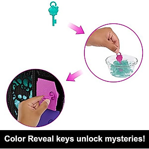 Monster High Skulltimate Secrets Neon Frights Doll & Accessories, Twyla with Dress-Up Locker & 19+ Surprises