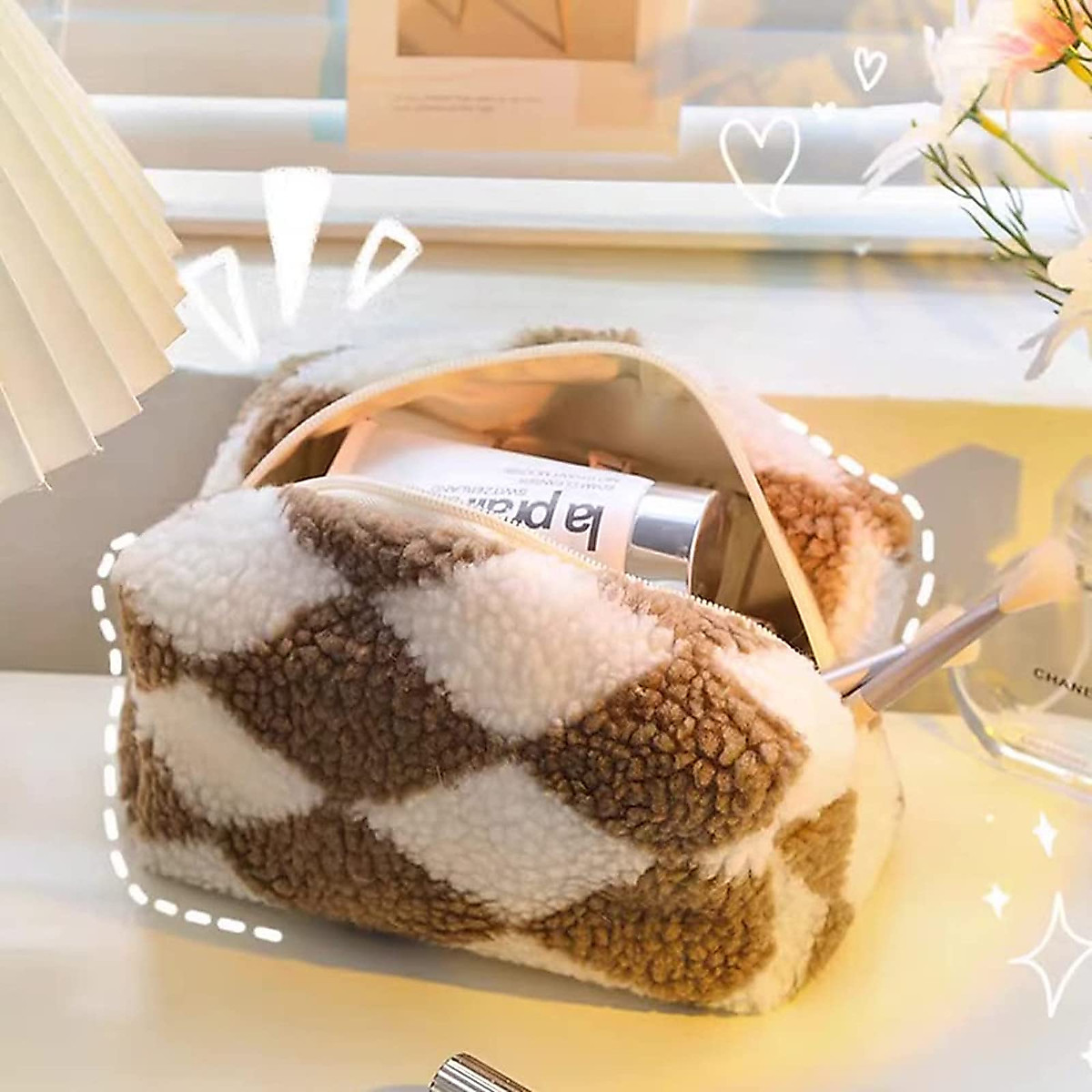 Checkered Makeup Bag, Checkered Plush Cosmetic Bag, Asthetic Plaid Handbags, Cute Zipper Large Travel Toiletry Bag, Soft Storage Pouch Pencil Case Fluffy Fuzzy Makeup Bag for Women Girls (Khaki)