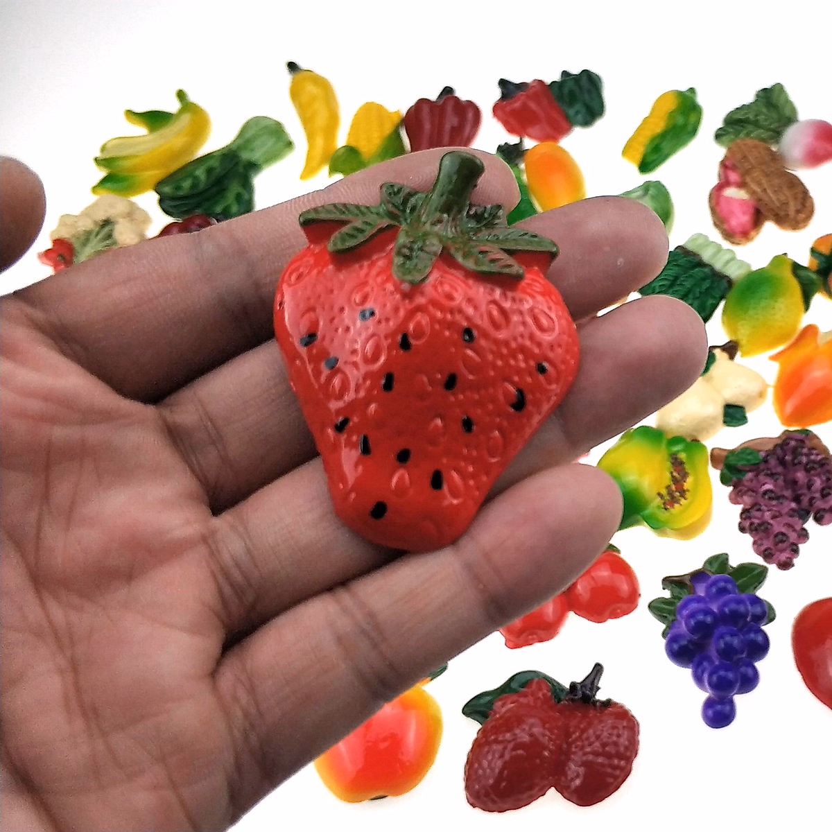 Miswee random 12Pcs creative 3D resin fruit vegetables fridge magnets funny cute decoration refrigerator magnet accessories office school whiteboard magnet (Random 12 styles (vegetables and fruits))