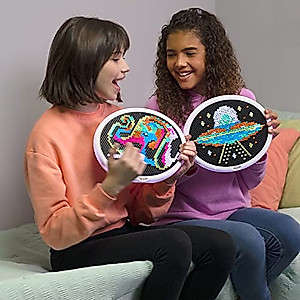 Lite Brite Oval High Definition - Light Up Toy – 650 Mini Pegs, 8 HD Design Templates, Great Gift for Girls and Boys Ages 6+