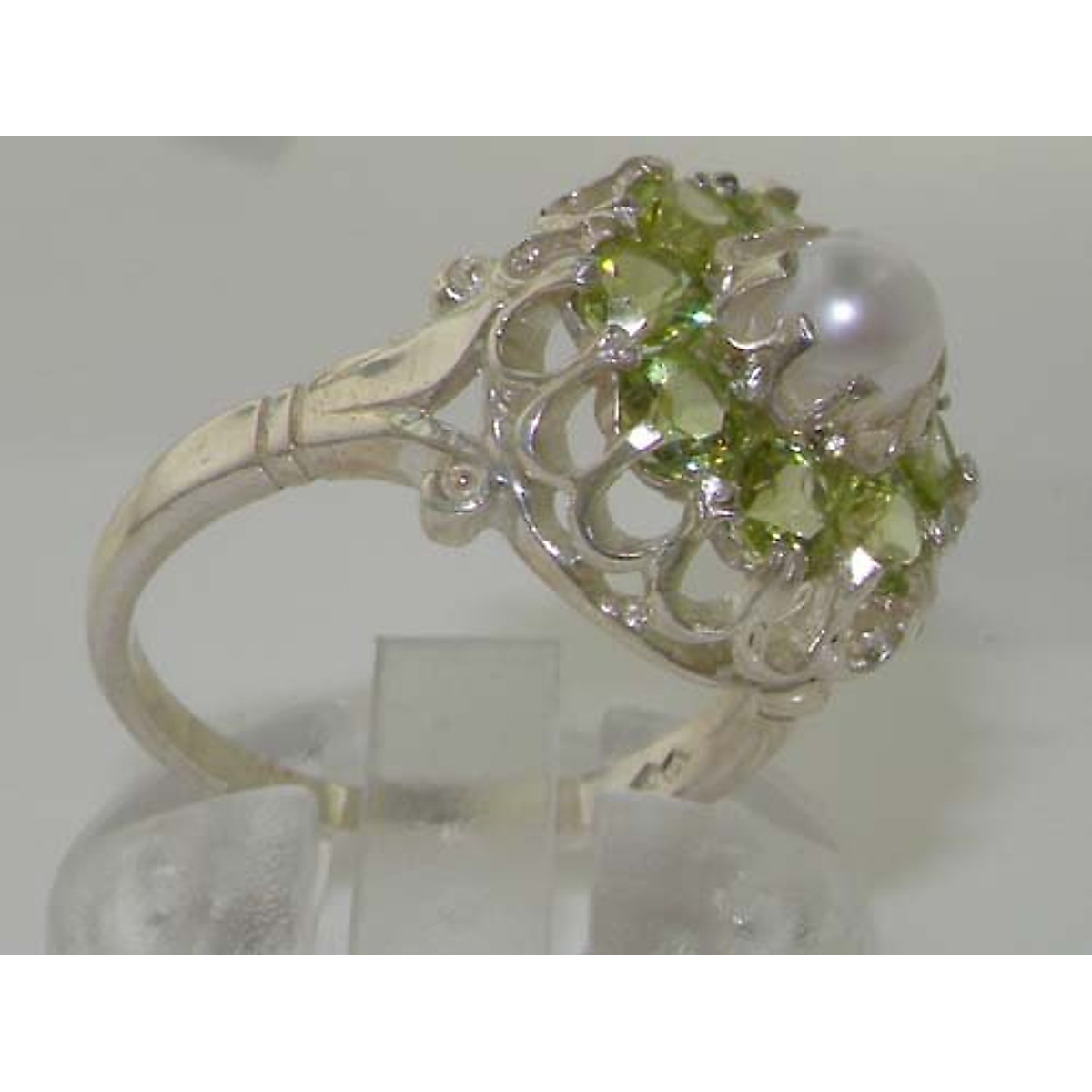 925 Sterling Silver Cultured Pearl and Peridot Womens Band Ring - Size 10