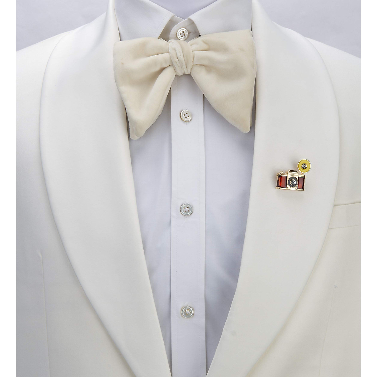 Knighthood Brooch Pin Retro Camera with Flash Bulb Photographers Lapel Pin Badge Coat Suit Jacket Wedding Gift Party Shirt Collar Lapel Pin Accessories for Men Women