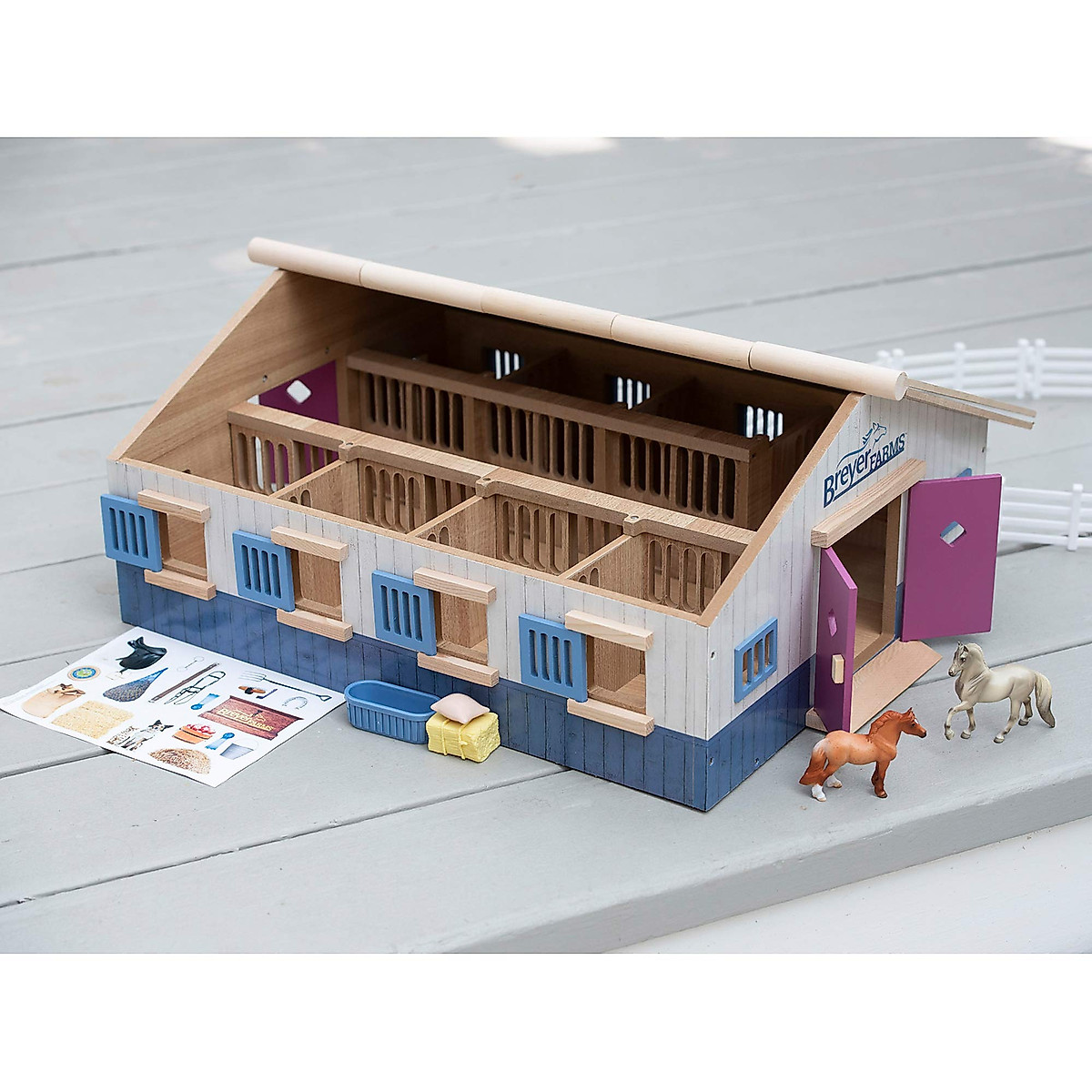 Breyer Farms Deluxe Wood Stable Playset 59215, Multicolor