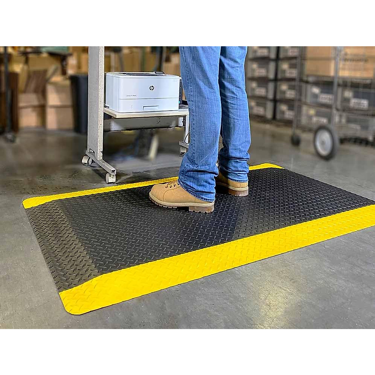 Wearwell UltraSoft Diamond-Plate SpongeCote Mat - Black/Yellow. Anti-Fatigue Workstation Mat. 2' W x 3' L x 15/16" Thickness. Nitricell Sponge. Pre-Beveled Edge. For Industrial Use (414.1516x2x3BYL)