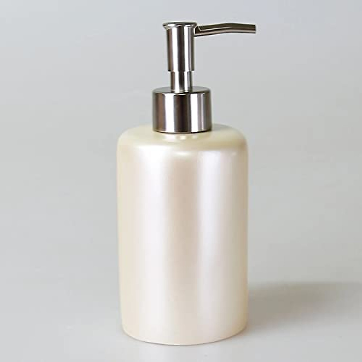 Victoria Soap Dish and Toothbrush Holder Set in 3 Pieces, Pearl