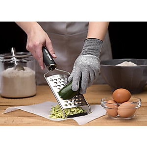 Microplane Cut Resistant Glove Keep Hands Safe in The Kitchen, One Size (Pack of 1) (Original)