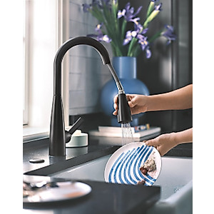 Moen Haelyn Matte Black Single-Handle Pull-Down Sprayer Kitchen Faucet Featuring Power Boost for a Faster Clean, Soap Dispenser Included, 87627BL