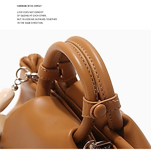 Women's Chain Pouch Bag，Cloud-Shaped Dumpling Clutch Purse， Ruched Chain Link Shoulder Handbag (Beige)