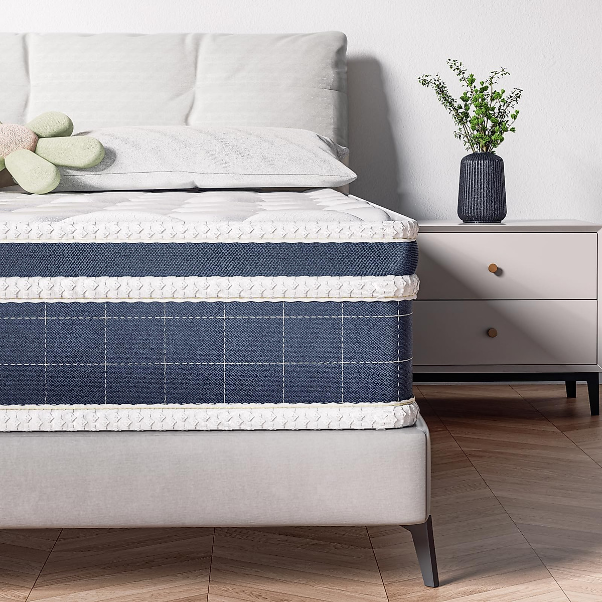 Skyday Queen Mattress, 10 Inch Cooling Queen Size Mattresses in A Box, Gel Memory Foam Hybrid Mattress for Motion Isolation, Pressure Relief,Medium Firm, Breathable, CertiPUR-US, 80"x 60"x10"