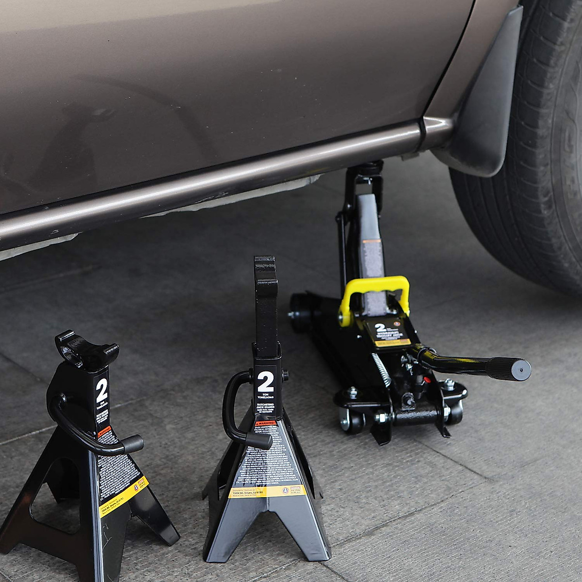 Torin AT82001B-1 Hydraulic Floor Jack Combo with 2 Jack Stands, 2 Ton (4,000 lb.), Black