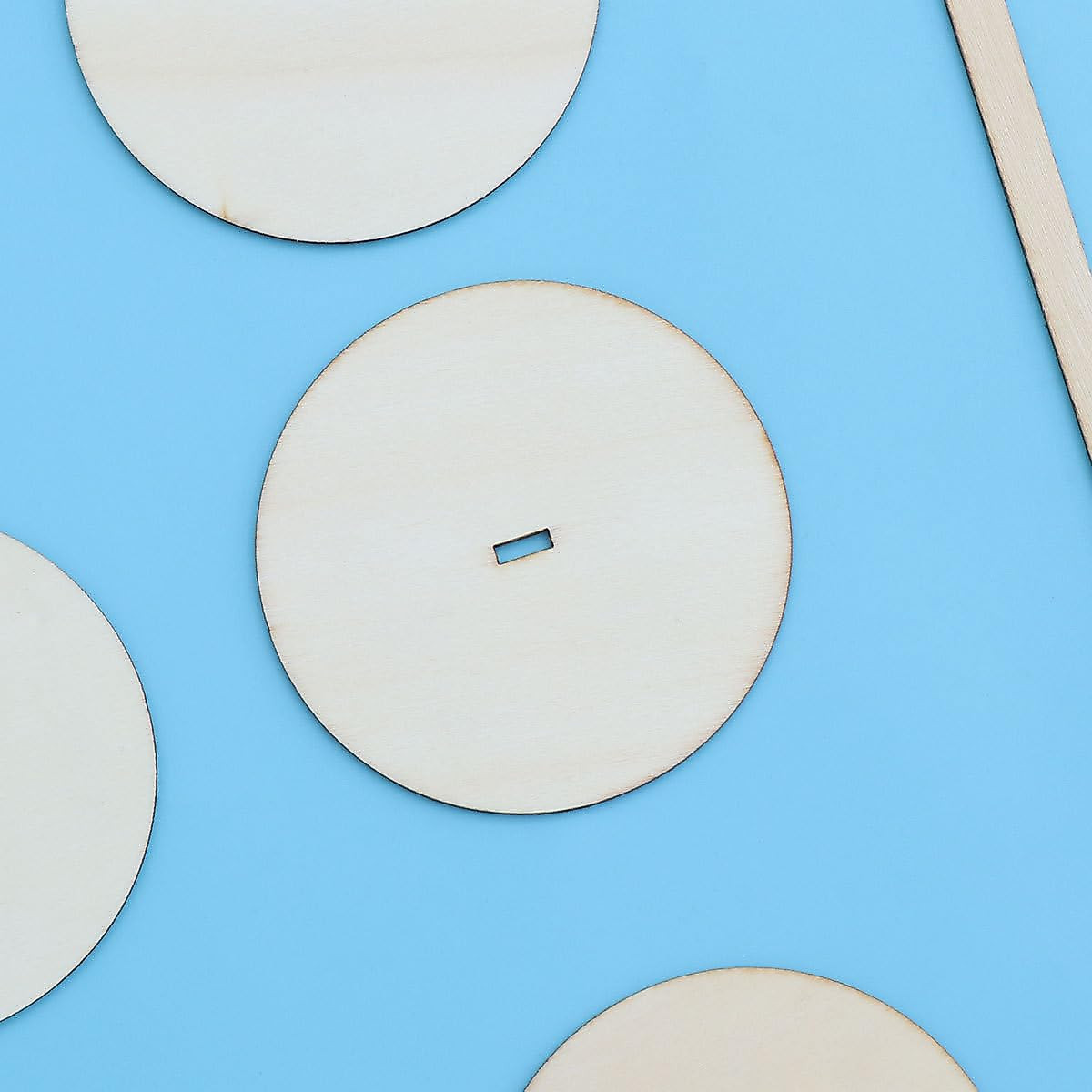 Amosfun Wooden Table Numbers 1-10 Wedding Table Numbers with Holder Base Suitable for Wedding, Party, Events or Catering Decoration