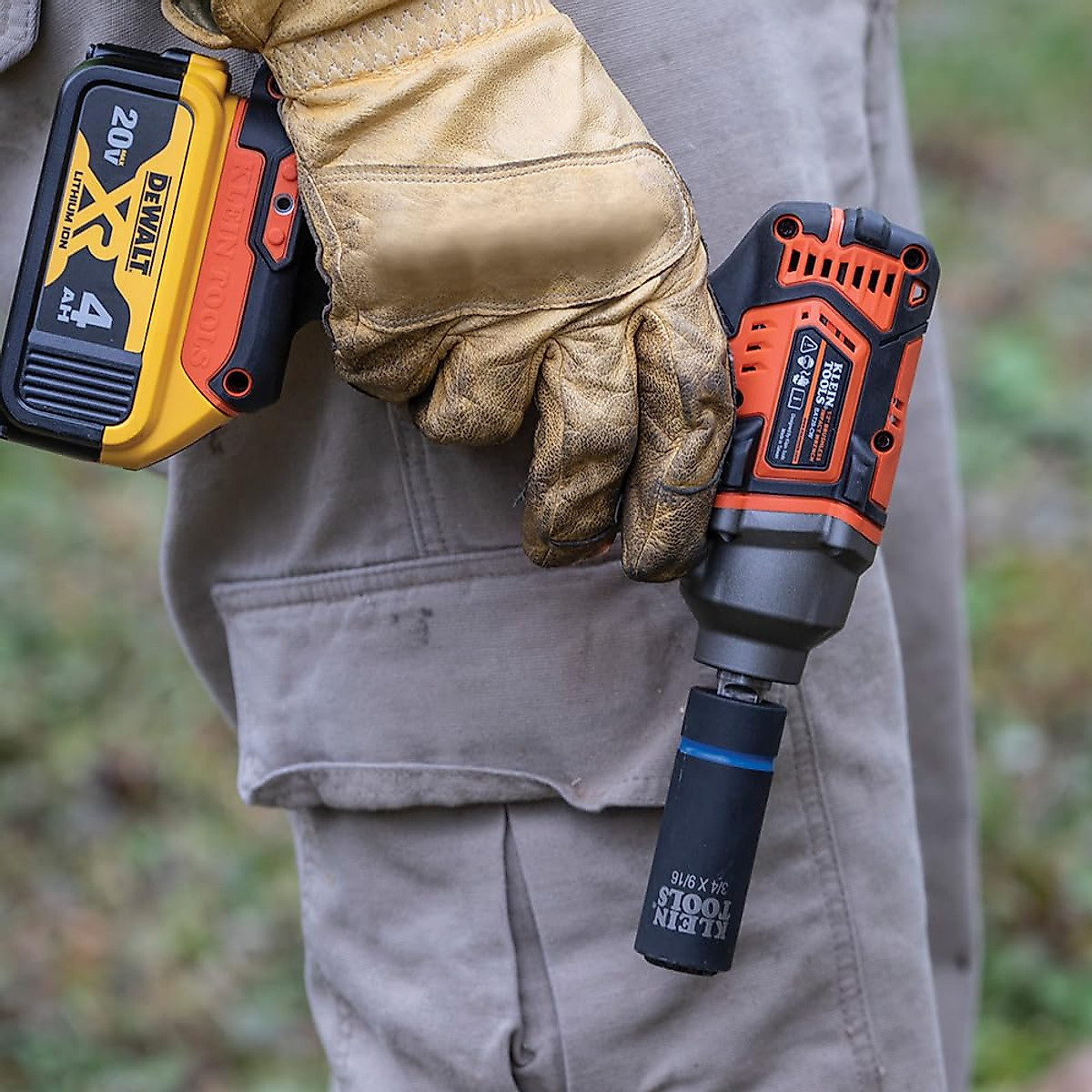 Klein Tools BAT20CW1 1/2-Inch Battery-Operated Impact Wrench Kit, Compact Design for Excellent Control in Tight Spaces