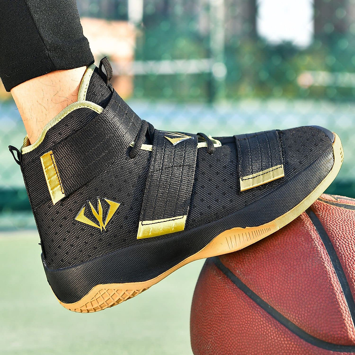 WELRUNG Unisex's Ankle Support Breathable Basketball Shoes Running Sports Outdoor Non-slip Students Sneakers Gold 8/6.5 US