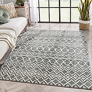 Well Woven Niria Grey Moroccan Tribal Diamonds Soft High-Lo Pile Area Rug (5'3" x 7'3")