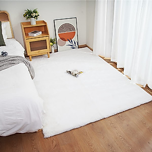 Ghouse Ultra Soft Faux Rabbit Fur Rug 4x6, Machine Washable Area Rugs for Bedroom Fluffy Rugs for Living Room, No-Shedding Carpet Sheepskin Rug White