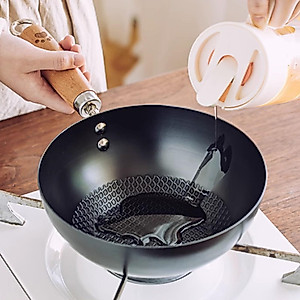 Kuuleyn Carbon Steel Wok Stir - Fry Pans Set with Lid Chinese Wok Even Heating Thick Coated Multifunctional Iron Pot with Convenient Handle for Daily Home Cooking (20cm)