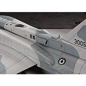 Hasegawa 1/48 UAE Air Force F-16F Block 60 Fighting Falcon Plastic Model PT44