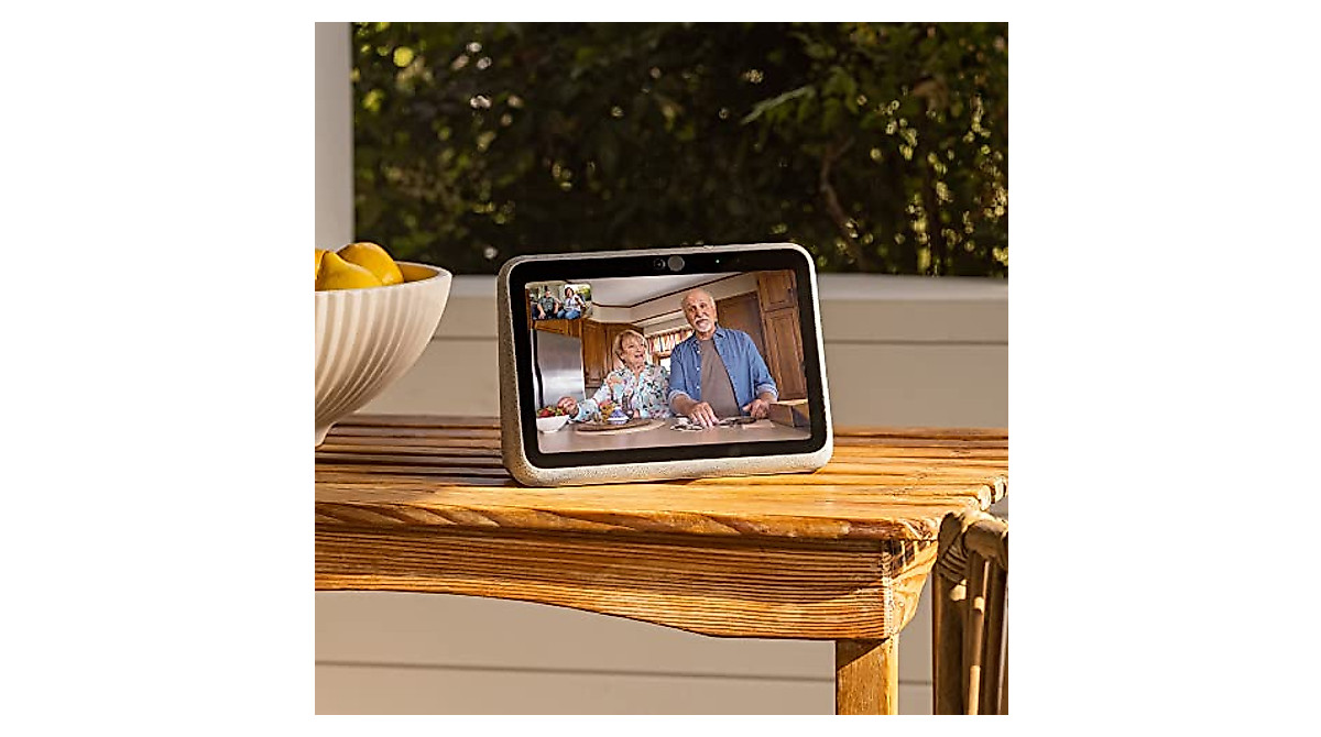 Meta Portal Go: Portable Smart Video Calling & Speaker