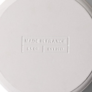 Made In Cookware - Dutch Oven 5.5 Quart - Linen - Enameled Cast Iron - Exceptional Heat Retention & Durability - Professional Cookware - Crafted in France - Induction Compatible