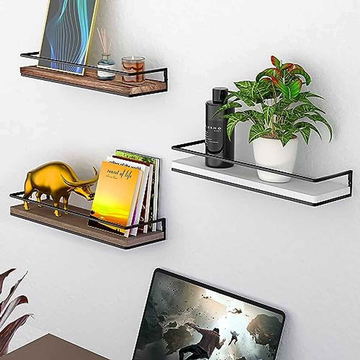 Meangood Floating Shelves Wall Mounted Set of 2, Rustic Wood Wall Storage Shelves for Bedroom,Living room,Bathroom, Kitchen Brown