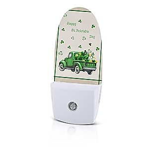 RisQiten St. Patrick's Day Night Light, LED Plug in Night Light, Green Striped Board Truck Clover Night Lights with Dusk to Dawn Sensor Decorative Kids/Adults Nightlight for Bedroom Bathroom