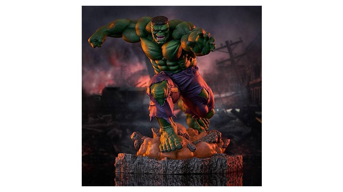 Immortal Hulk Deluxe PVC Statue by Diamond Select