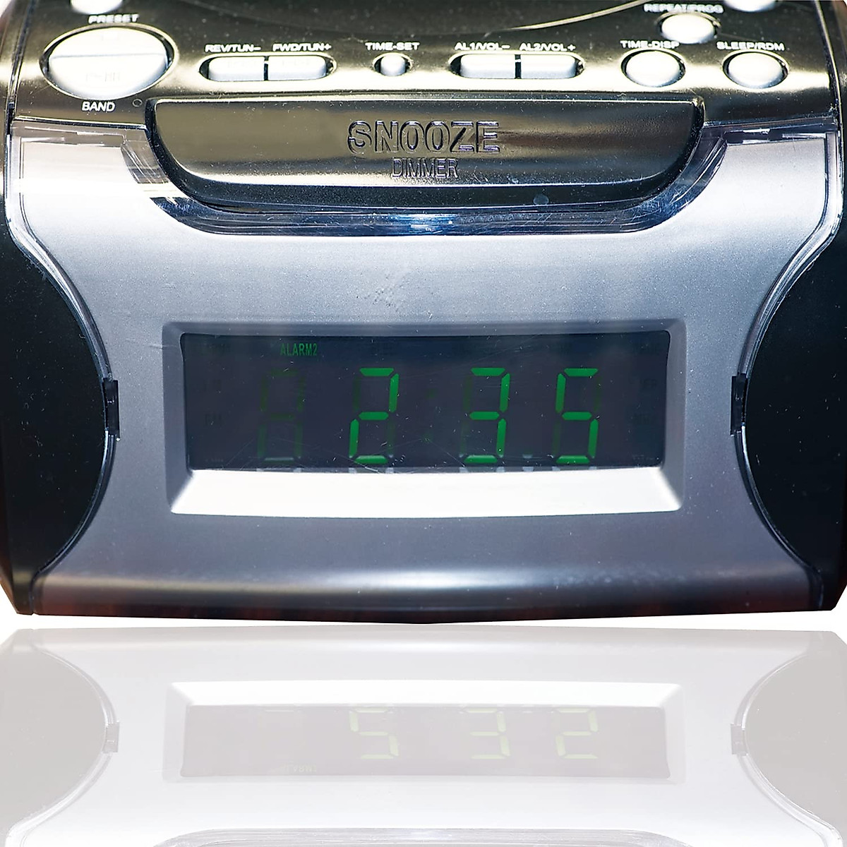 Digital Alarm Clock Radio with CD Player and USB Charge Port