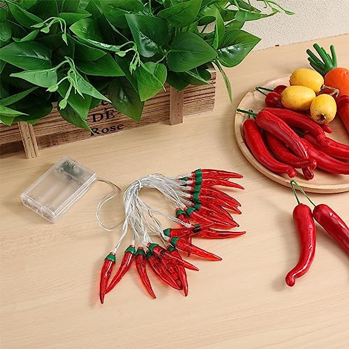 OSALADI 3m 20 LEDs Chili String Light LEDs Battery Powered Decorations for Patio Fence Deck Balcony Camping (Red)