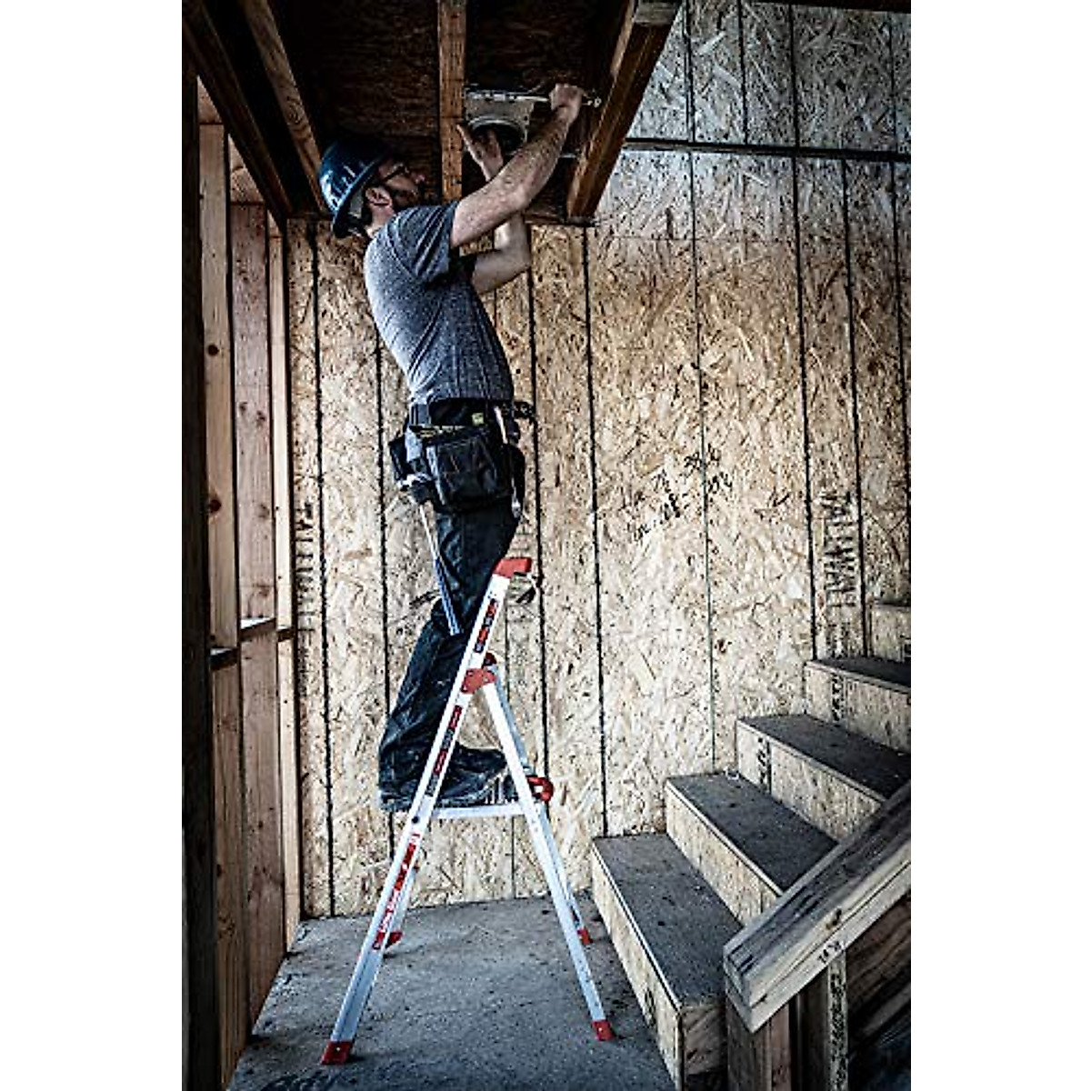 Little Giant Ladder Systems Flip-N-Lite, 4-Foot, Stepladder, Aluminum, Type 1A, 300 Lbs Rated (15272-001)