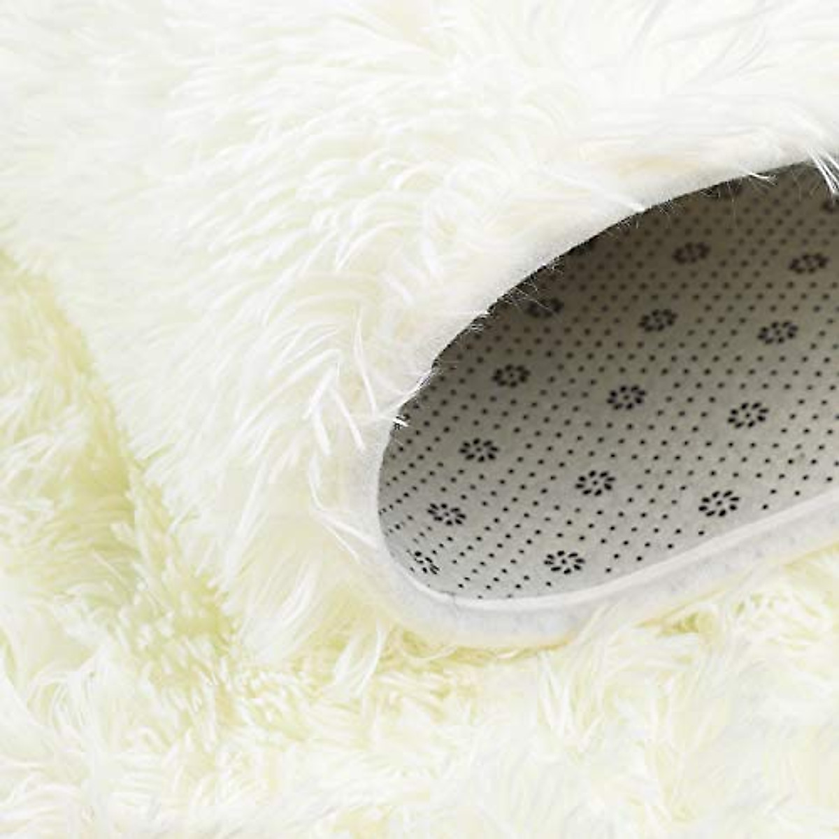 junovo Oval Fluffy Ultra Soft Area Rugs for Bedroom Plush Shaggy Carpet for Kids Room Bedside Nursery Mats, 2.6 x 5.3ft, Creamy