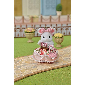 Calico Critters Fashion Playset, Town Girl Series - Sugar Sweet Collection - Unleash Fashion Creativity with This Stylish Playset!