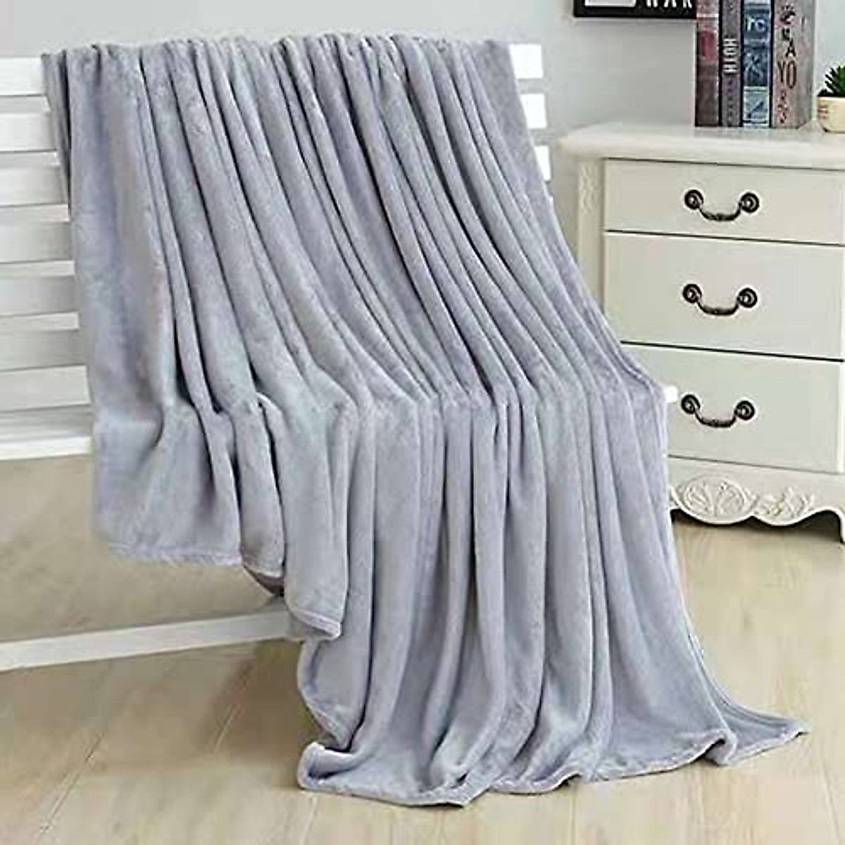 Polyester Throw Blanket,Polyester Soft Warm Solid Color Blanket Sleep Cover Rug for Bed and Couch Lightweight Throw Fit All Season Fruit Green 70 * 100cm.
