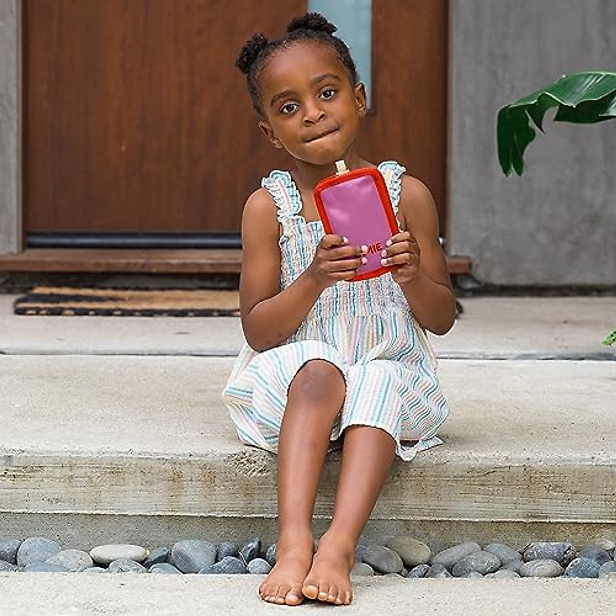 Omie OmieChill | Travel Food Pouch Cooler | Fits Standard 3.5-4 oz Food Pouches | 100% Nylon Sleeve with Freezable Pack (Pink)