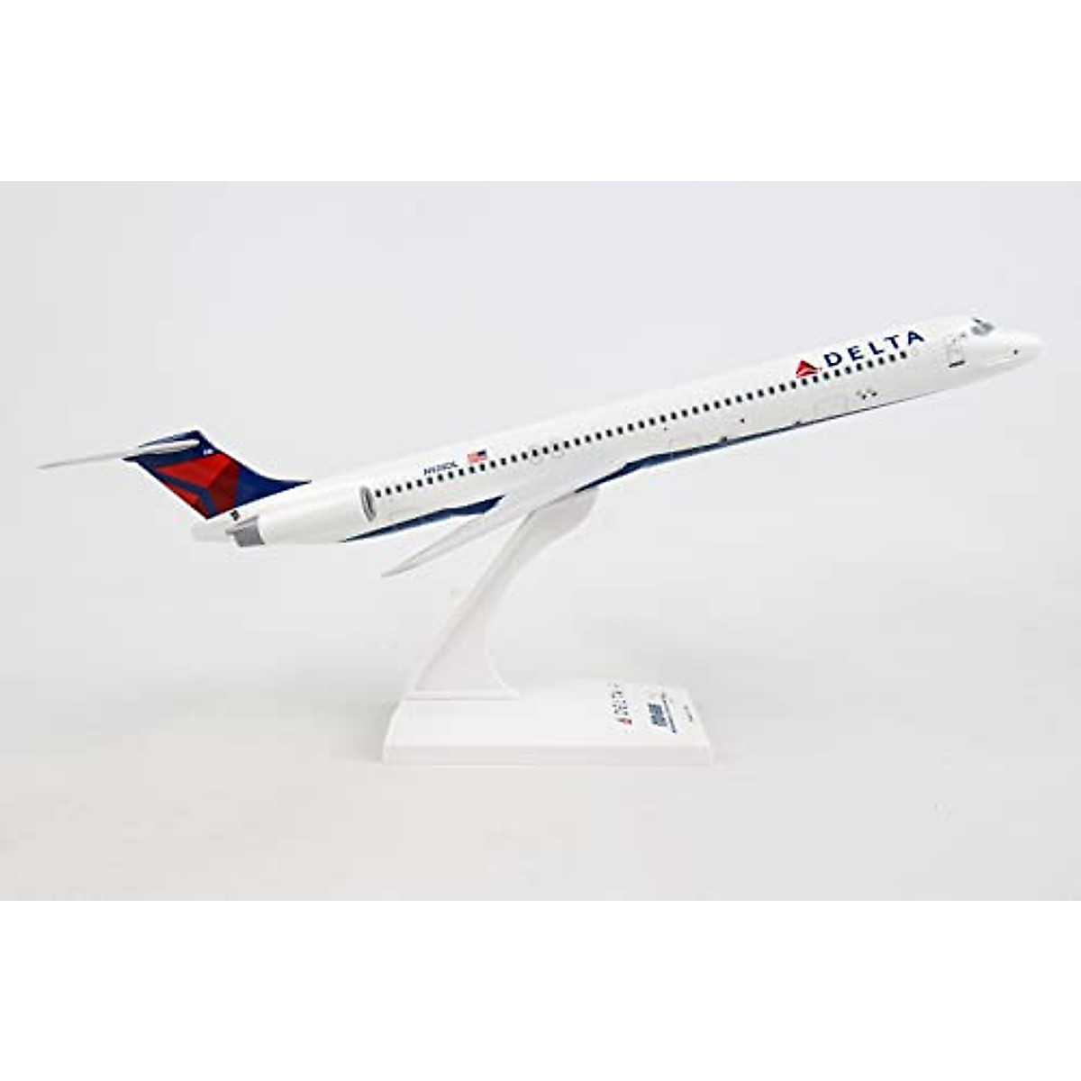 Daron Skymarks Delta Md-88 Model Kit (1/150 Scale)