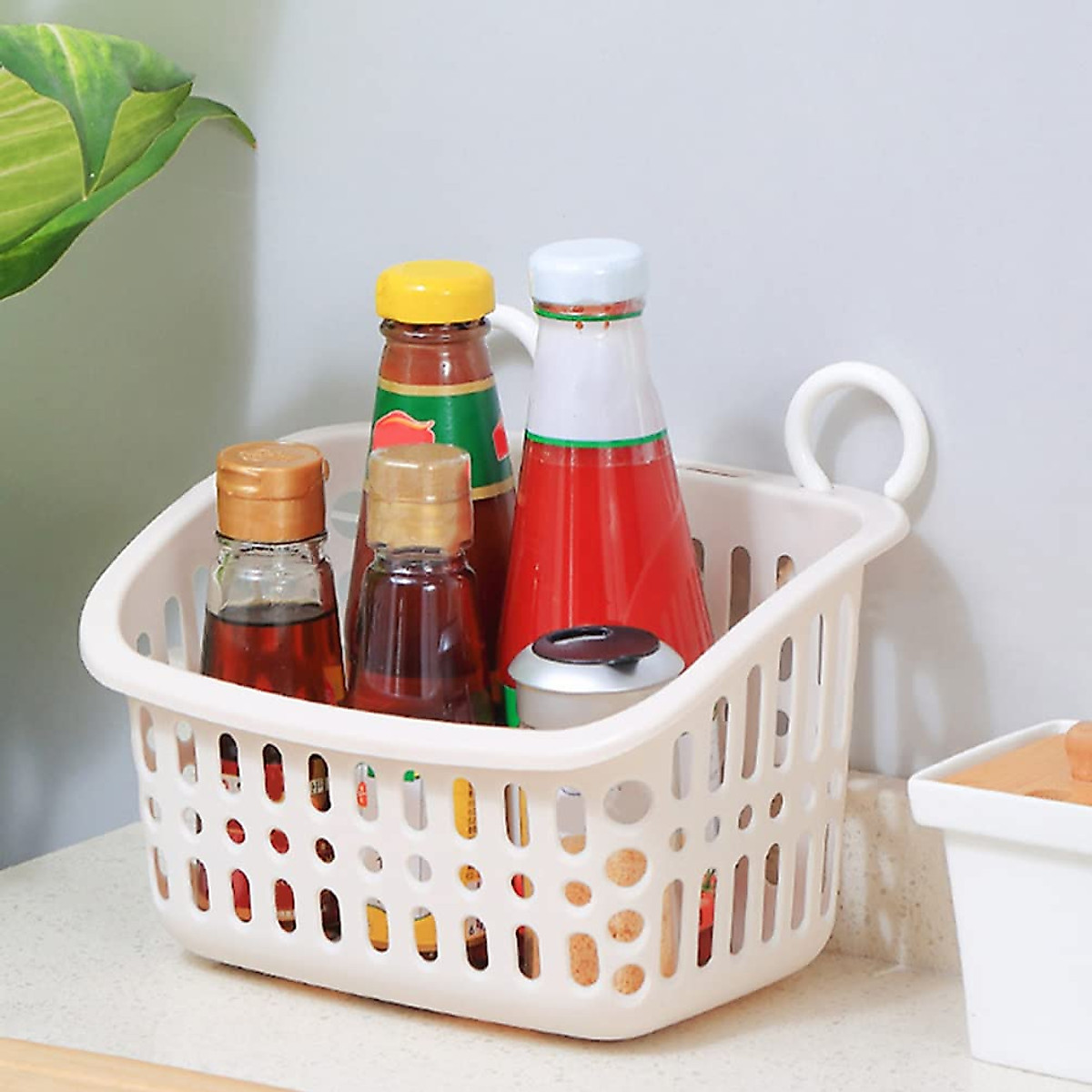 Cabilock 2Pcs Hangable Storage Basket Wall Hanging Baskets for Storage Towel Storage Plastic Hanging organizing Basket Bathroom Hanging Basket Toiletry Organizer with Hook Silk Screen pp