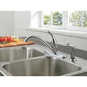 Delta Faucet Classic Single-Handle Kitchen Sink Faucet with Side Sprayer in Matching Finish, Chrome 400-DST