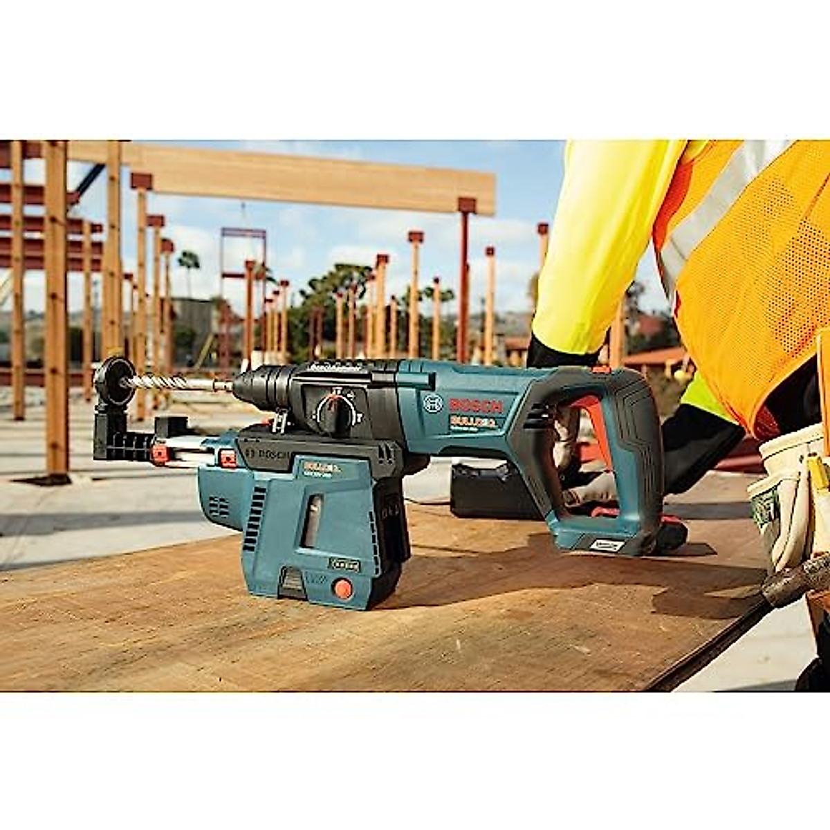 BOSCH GDE18V-26DB15 SDS-plus® Bulldog™ Mobile Dust Extractor Kit with (1) CORE18V® 4 Ah Advanced Power Battery