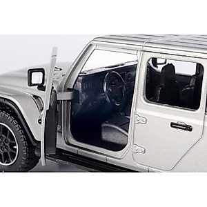 Motormax Toy 2021 Gladiator Overland (Closed Top) Pickup Truck Silver Metallic 124-127 Diecast Model Car by Motormax 79365