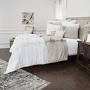 Rizzy Home | BQ4332 | Polyester Quilt | 106"x92" White/Neutral/ Stripe