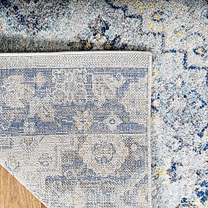 SAFAVIEH Madison Collection Accent Rug - 4' x 6', Grey & Cream, Diamond Medallion Distressed Design, Non-Shedding & Easy Care, Ideal for High Traffic Areas in Entryway, Living Room, Bedroom (MAD616F)