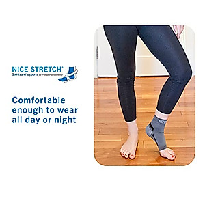 Brownmed - Nice Stretch Plantar Fasciitis Sleeve - Foot Compression Sleeve for Plantar Fasciitis & Achilles Tendonitis - Foot & Ankle Compression Brace for Arch Support - Small/Medium