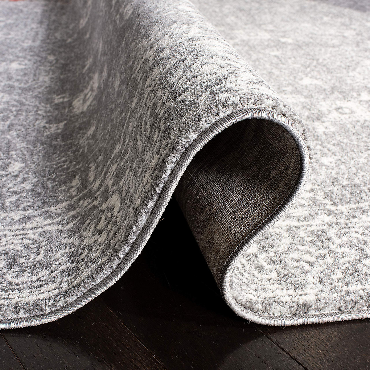 SAFAVIEH Evoke Collection Area Rug - 9' x 12', Grey & Ivory, Shabby Chic Distressed Design, Non-Shedding & Easy Care, Ideal for High Traffic Areas in Living Room, Bedroom (EVK270S)