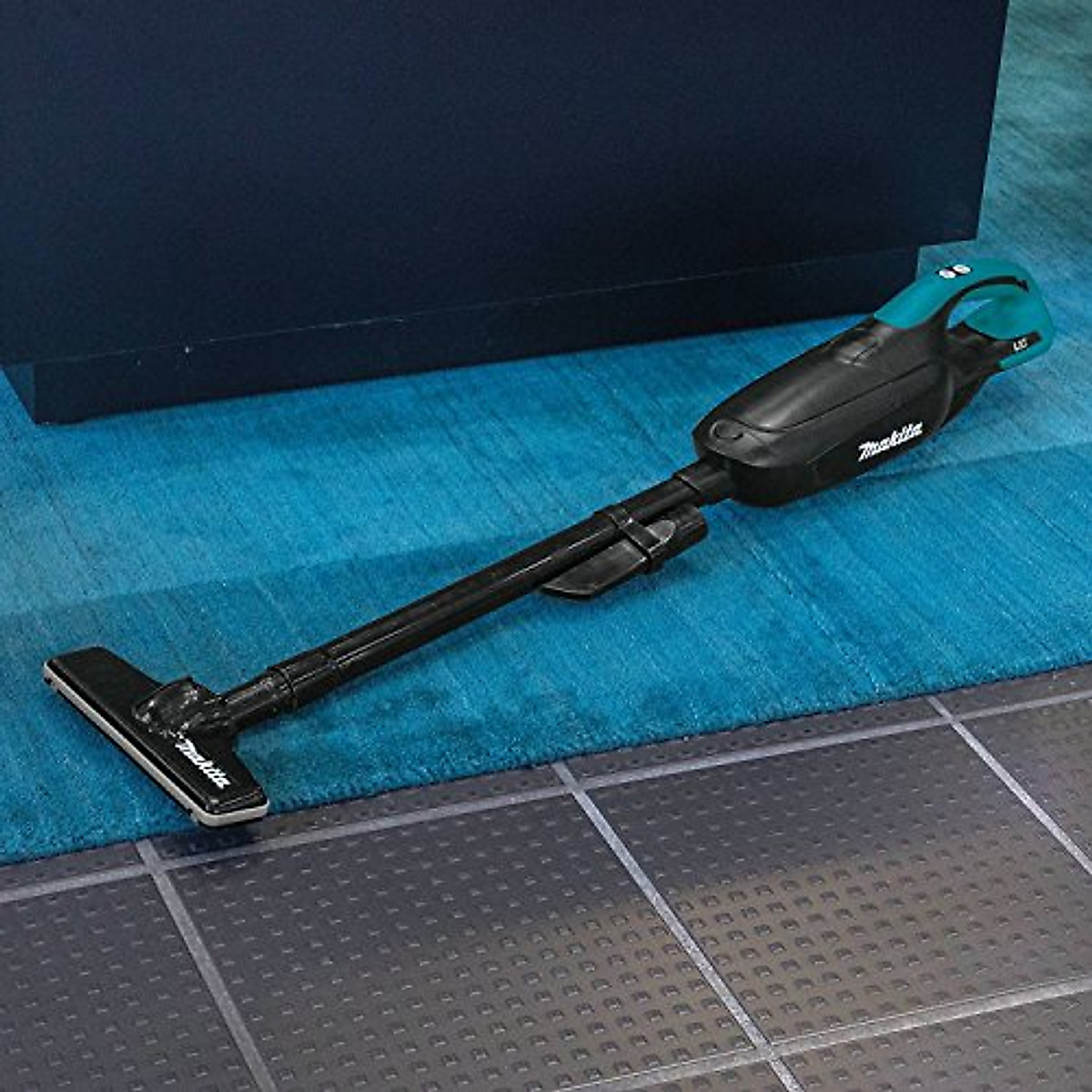 Makita XLC01ZB 18V LXT Lithium-Ion Cordless Vacuum, Tool Only