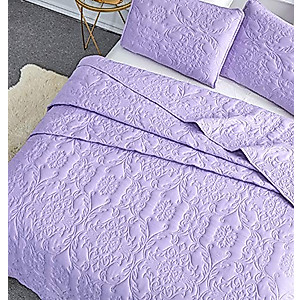 Sophia and William 3 Pieces Quilt Set Queen/Full Size with 1 Quilt and 2 Pillow Shams, Reversible Microfiber Bedding Bedspread Coverlet Set, Cozy, Lightweight and Hypoallergenic, Purple