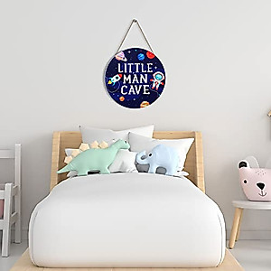 Geelin Little Man Cave Wooden Sign Space Decor Quote Wood Plaque Nursery Hanging Wall Art Decor for Kids Room Boy Bedroom Kids Toddler Boys Playroom Living Room Decorations