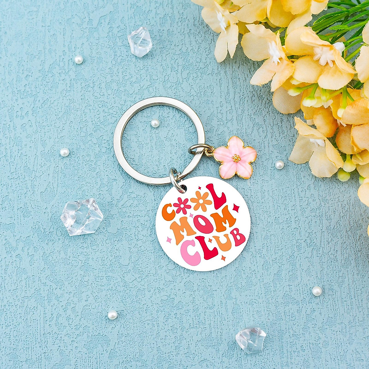 igvean Mothers Day Mom Gifts Cool Moms Club Keychain Funny Gifts for Mom from Daughter Son Kids Unique Birthday Christmas Gifts for New Mom Pregnant Mom Gifts For Women