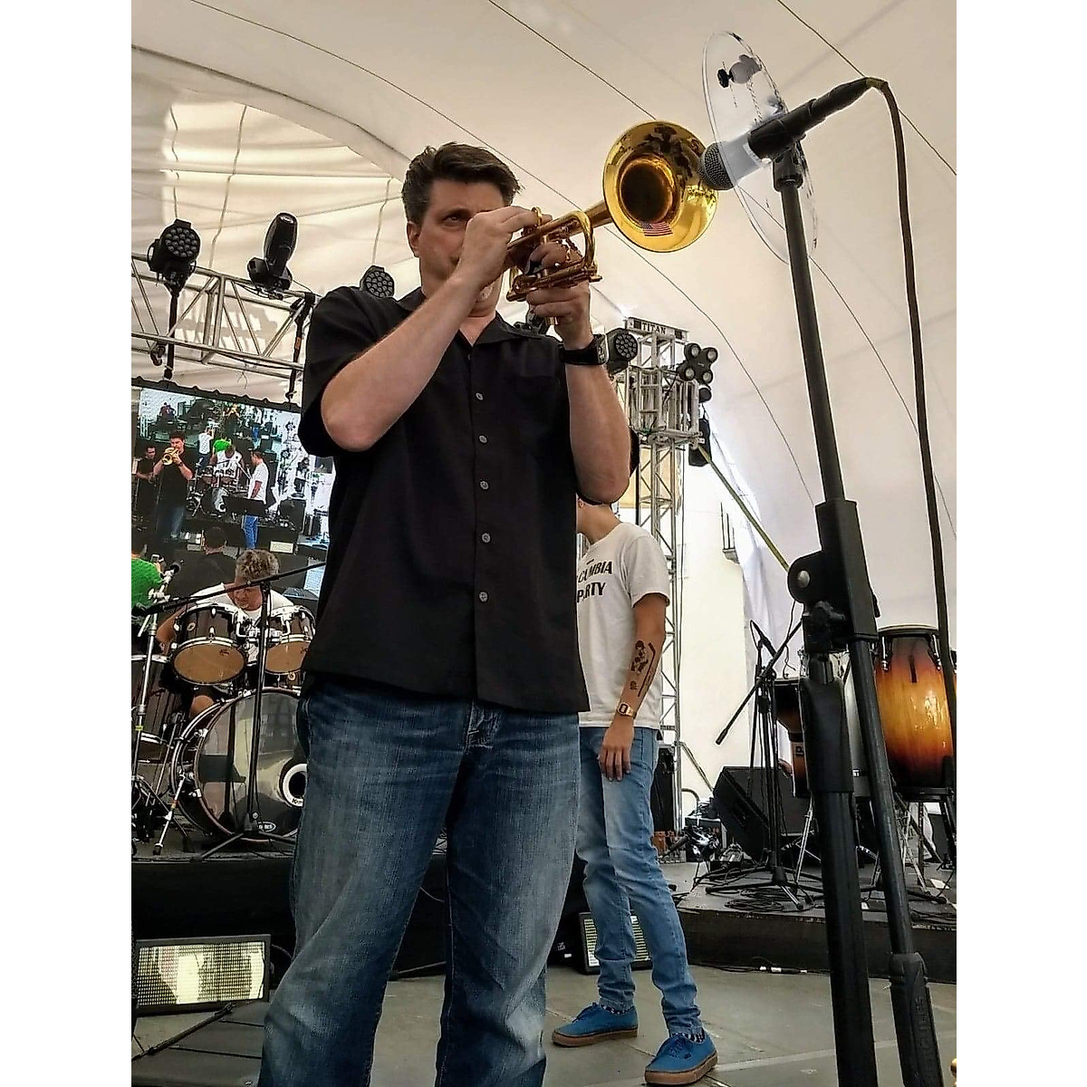 Sound Reflect - Deluxe Series Sound Shield for XLR Mics - Plexiglass - Sound Deflector for Trumpet, Trombone and Saxophone - For Home Practice, Live Performance, Studio (9" Diameter)