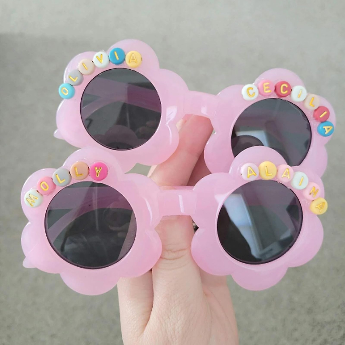 1200pcs Acrylic Letter Beads Alphabet Beads Round Mixed "A-Z" Alphabet Letter Bead Spacer Loose Bead with 1 Roll Crystal String Cord for Jewelry Making DIY Bracelets, Necklaces, Keychain（4mm x 7mm)