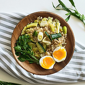 IQCWOOD Wooden Dinner Plates, 11 Inch Round Wood Dinner Plates Set of 4, Acacia Wooden Plates Round Tray Serving Platter for Food Sandwich Dessert Snack Plates